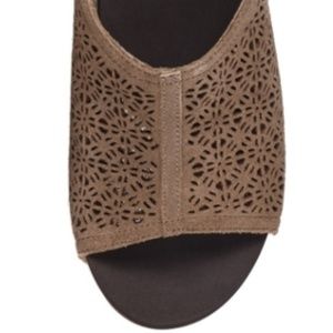 Yellow Box | Shoes | Yellow Box Sandals | Poshmark